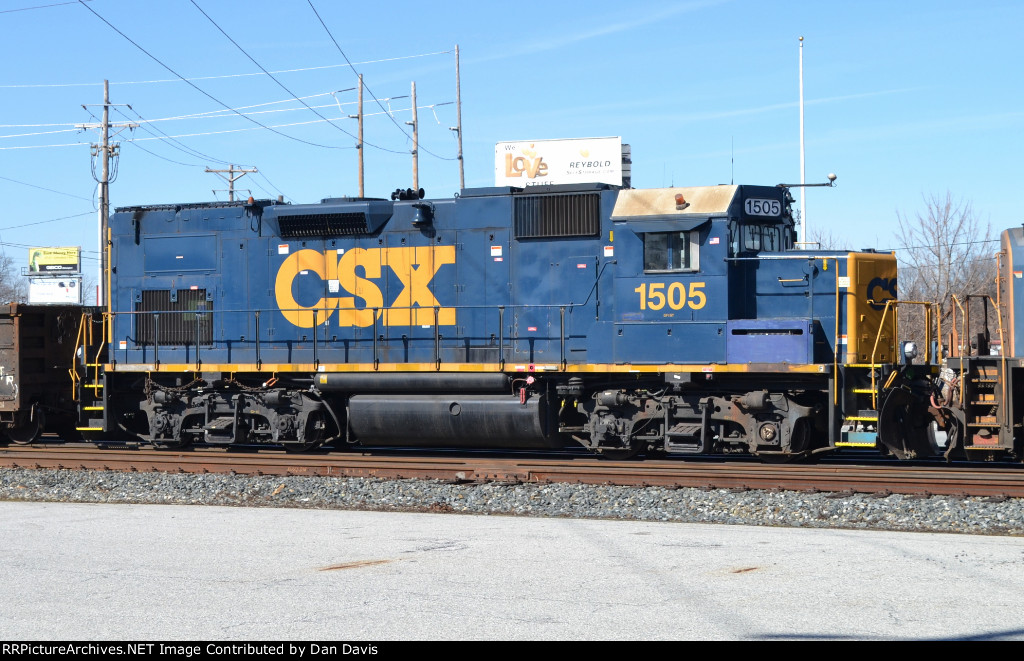 CSX GP15T 1505 third out on Q370-18